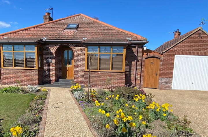 Four Poster Bed In Cozy, Restful Room, By The Sea! - Great Yarmouth