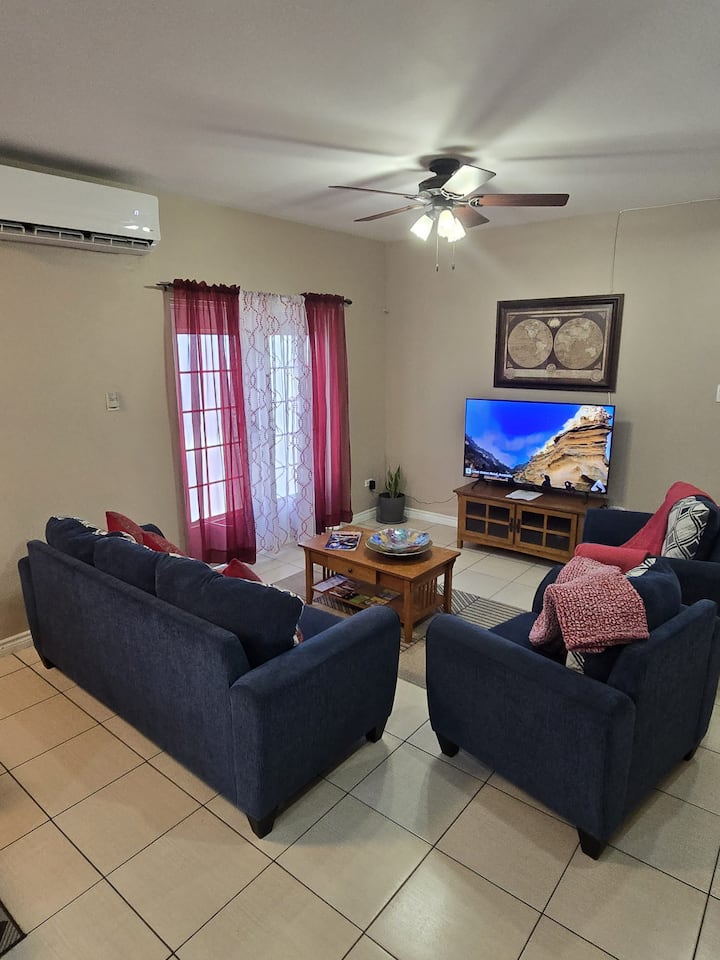 Jon Suite (A)- Entire 2 Bedroom/ 2 Bath Apartment - Trinité-et-Tobago