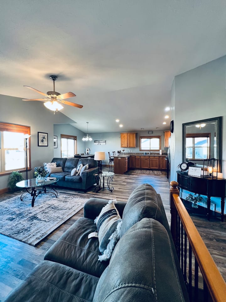 Classy And Comfy Billings Home - ビリングス, MT
