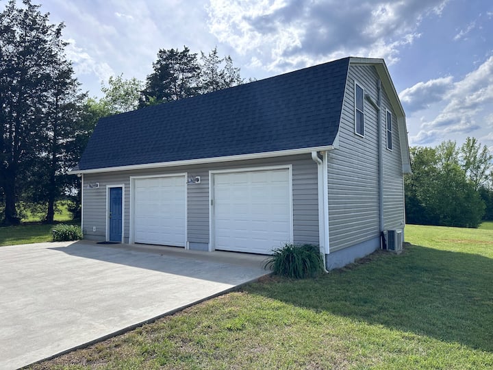 Private 2 Br Apt. Over Garage - South Carolina