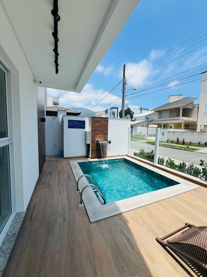 Lindo Apartamento A 450 Metros Da Praia De Palmas - Governador Celso Ramos