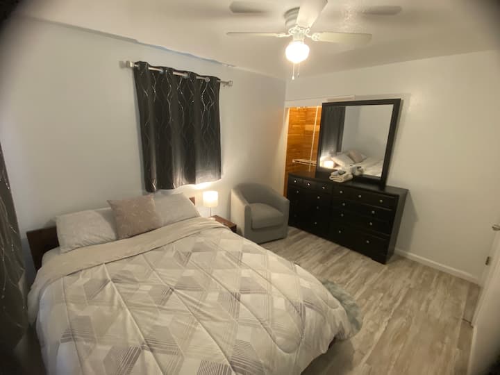 Private Bedroom. - Sacramento, CA