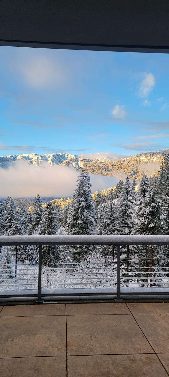 Cozy Mt View Modern Timber Frame - Leavenworth, WA