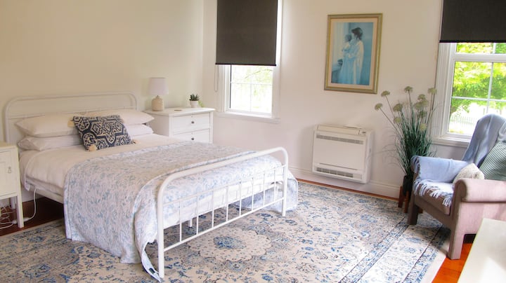 Bright & Modern Marraway Farm Suite: Private Bath! - Tamar Valley