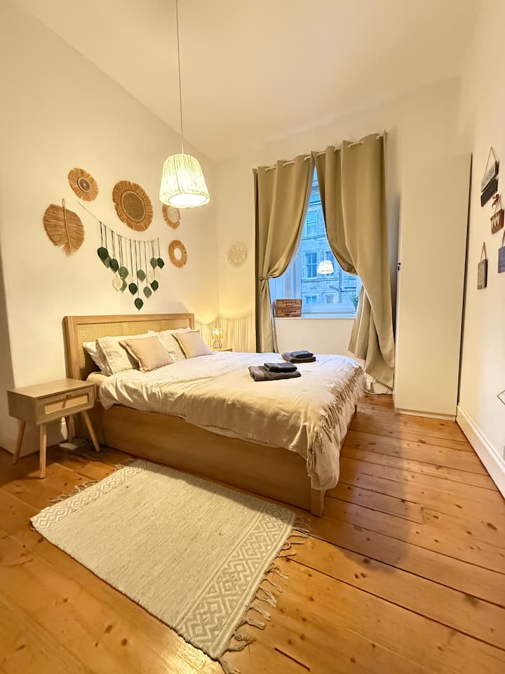 Old Charm Apartment Near By King’s Palace - Edinburgh, UK