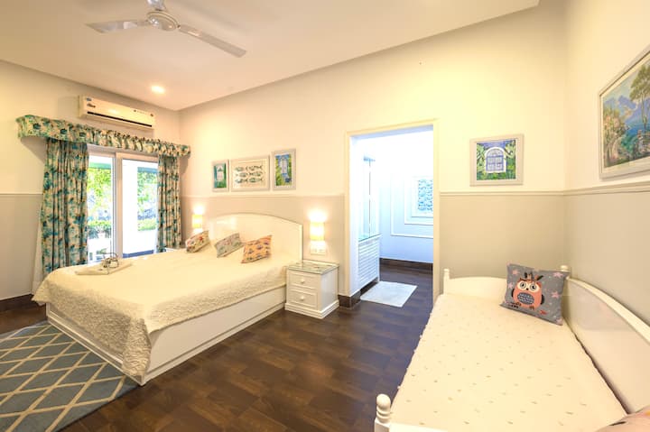 Berry House, Best Stay In Town - Dehradun