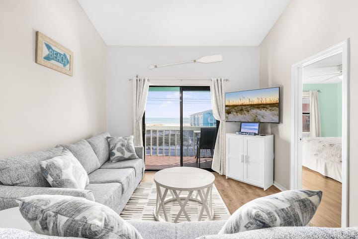 Beach Views- Easy Beach Access- 2 Pools- Sleeps 6 - Gulf Shores, AL