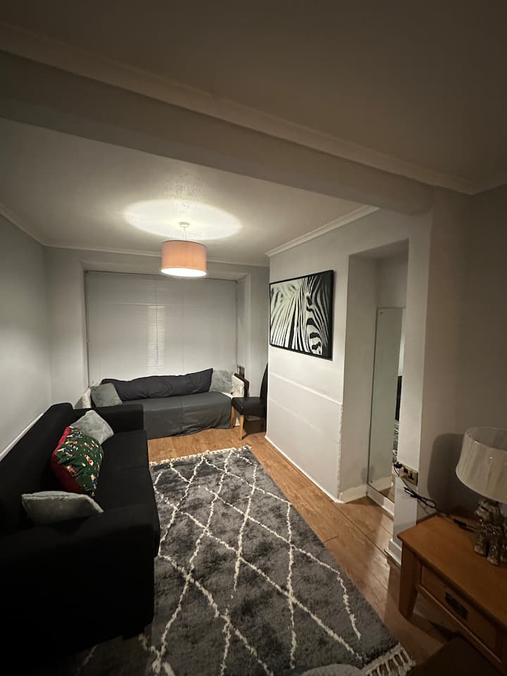 *Newly Renovated* 
3 Bedroom House Central Belfast - Belfast