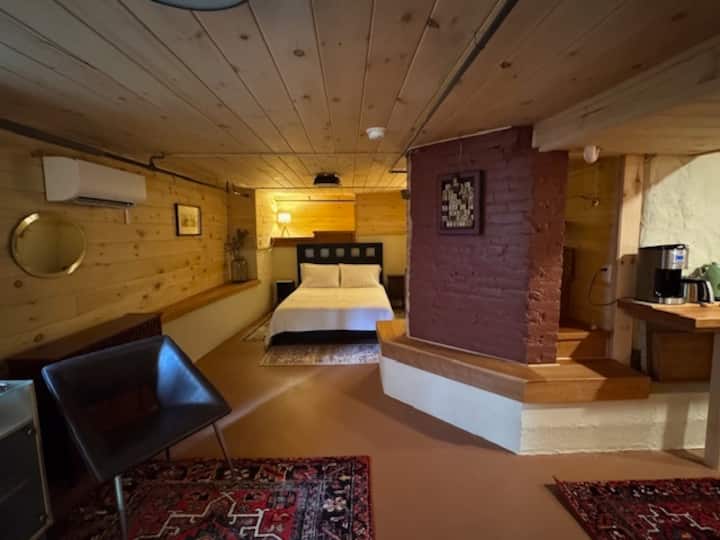 Gospel Hill Hideaway - Walk To Shops & Restaurants - Staunton, VA