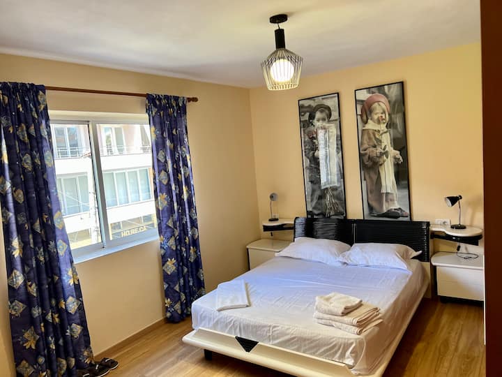 Skanderbeg Square Apartment - Tirana