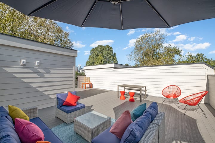 3br Townhome W/ Rooftop Patio And Skyline View - Charlotte, NC
