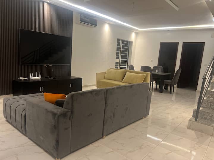 Villa Duplex 5 Pièces - Abidjan