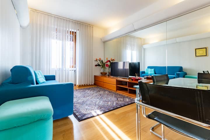 The Metropolitan Cozy Apartment Near Duomo + Wifi - Milan