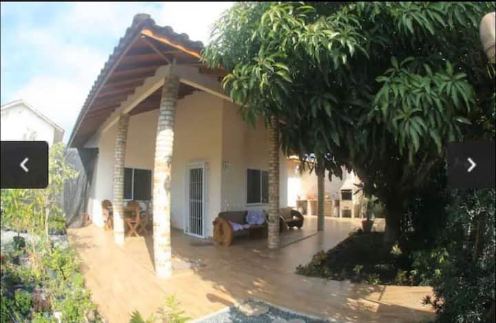 Casa Ampla A Uma Quadra Da Praia - Porto Belo