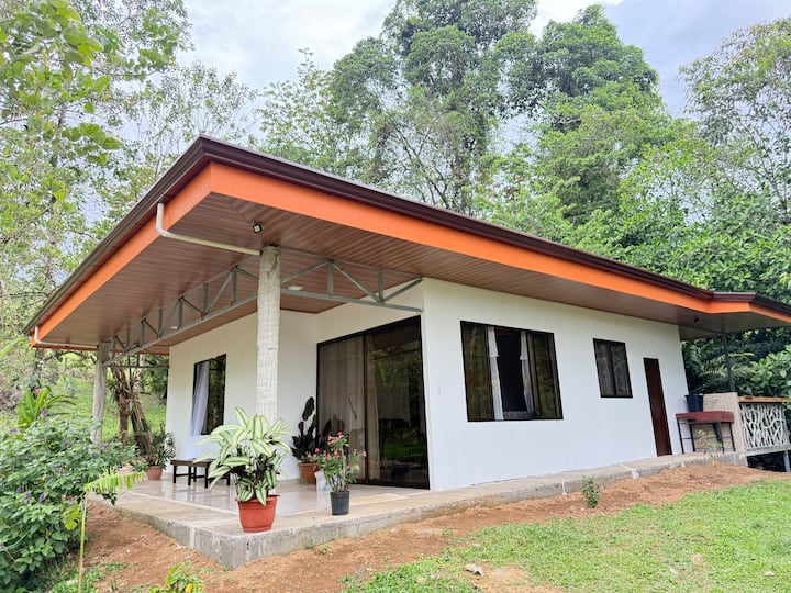 Casa Familiar Junto Al Río - La Fortuna