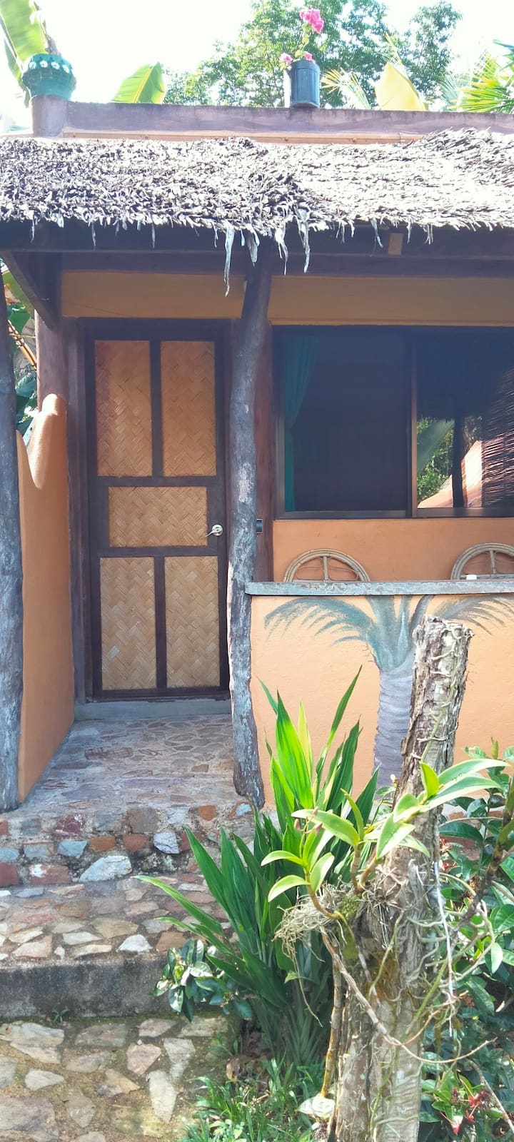 Ann & Mike Guest House
Room 1 - Busuanga