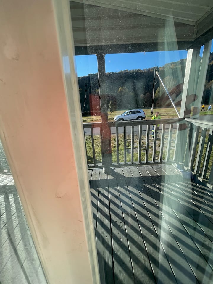 Elk River Trailcation Station - Sutton Lake, WV