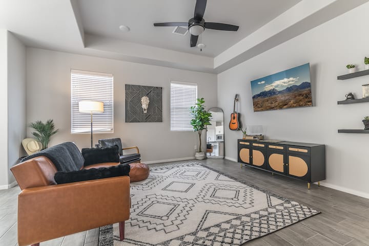 Modern & Cozy W/ Mountain Views! - Las Cruces, NM