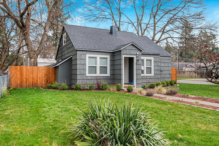 Hot Tub & Fire Pit At Le French Cottage Midtown! - Coeur d'Alene, ID