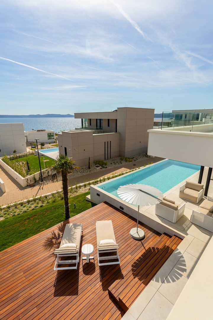 Lioqa Grand Villa - Nin