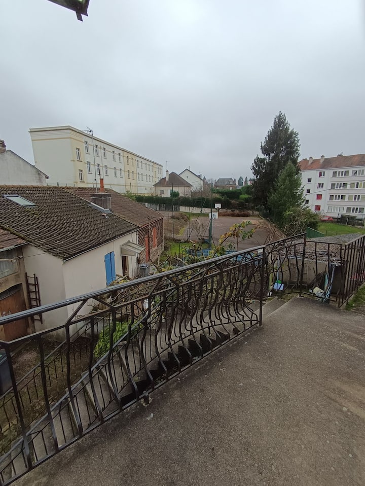 Appartement Une Chambre Au Calme - Le Creusot