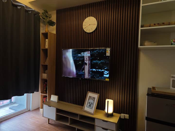Xoe's Haven — A Modern Cozy Condo In Caloocan - Malabon