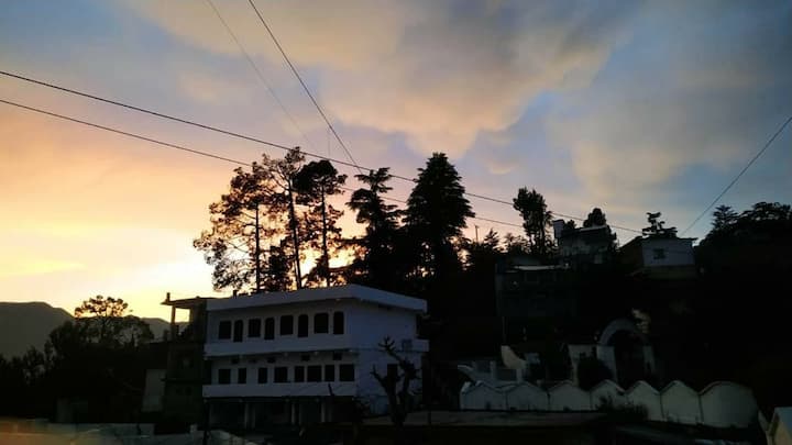 Rooms In Kausani Hotel Amit - カウサニ