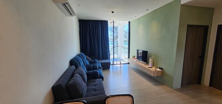 Serene Haven【和轩小居】@ Sematan Roxy Beach Apartment - Sematan