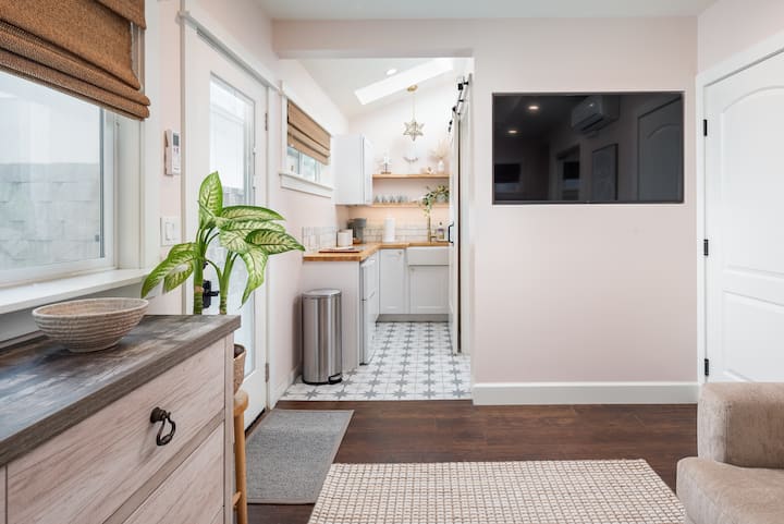 Cute Private Studio In Bay Park - San Diego, CA
