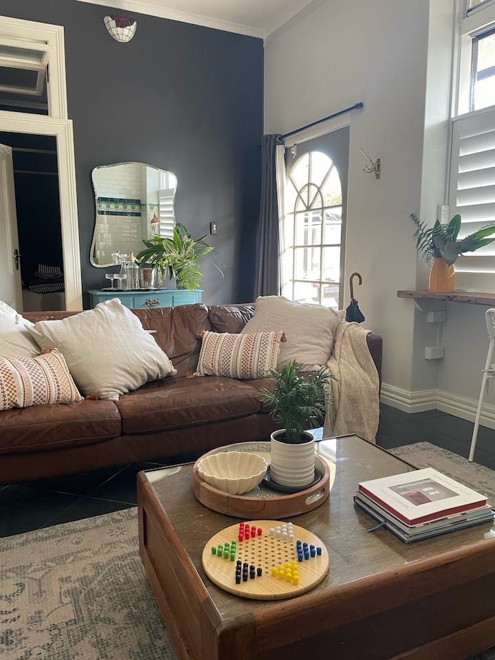 Lovely Vintage Flat. 11am C/out & No Cleaning Fee - Sydney