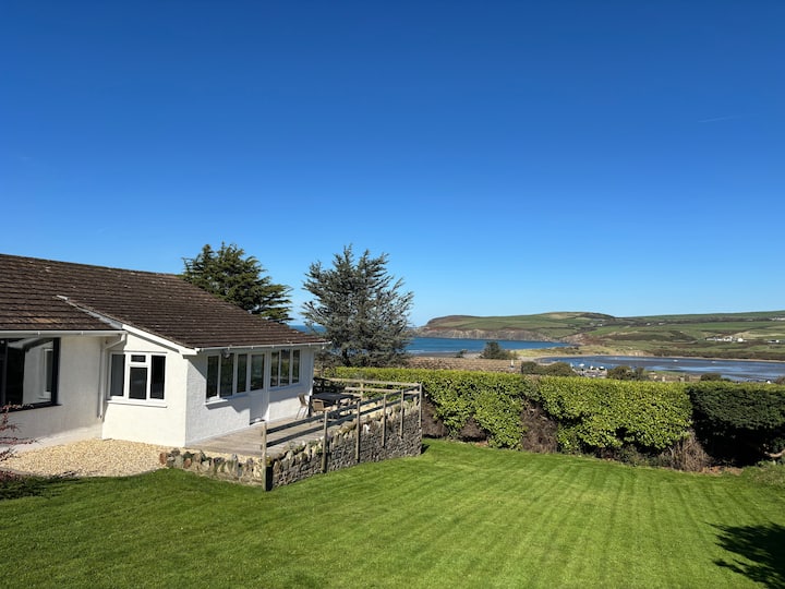 Modern Home With Amazing Views, Newport, Pembs - Pembrokeshire