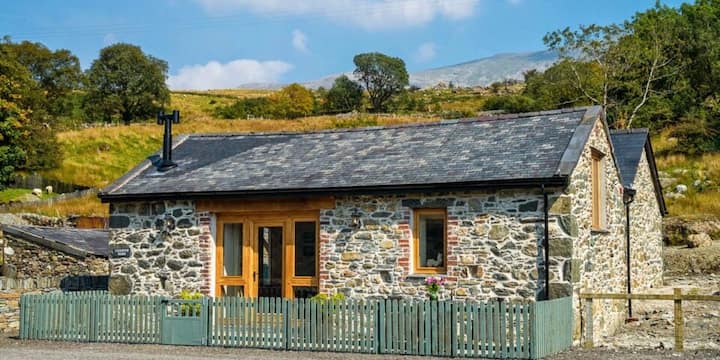 Delightful, Renovated Barn On Snowdon Farm - Gwynedd