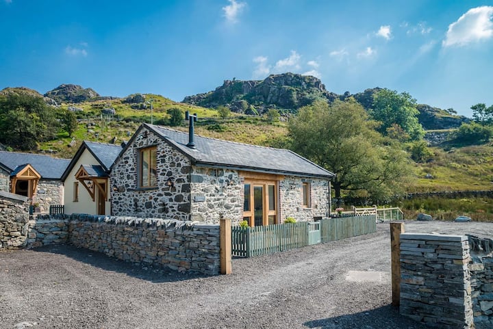 Cosy Farm Barn On Snowdon Dog Friendly Retreat - Beddgelert