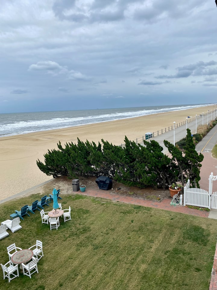 Ocean Front Studio On Boardwalk - Virginia Beach, VA