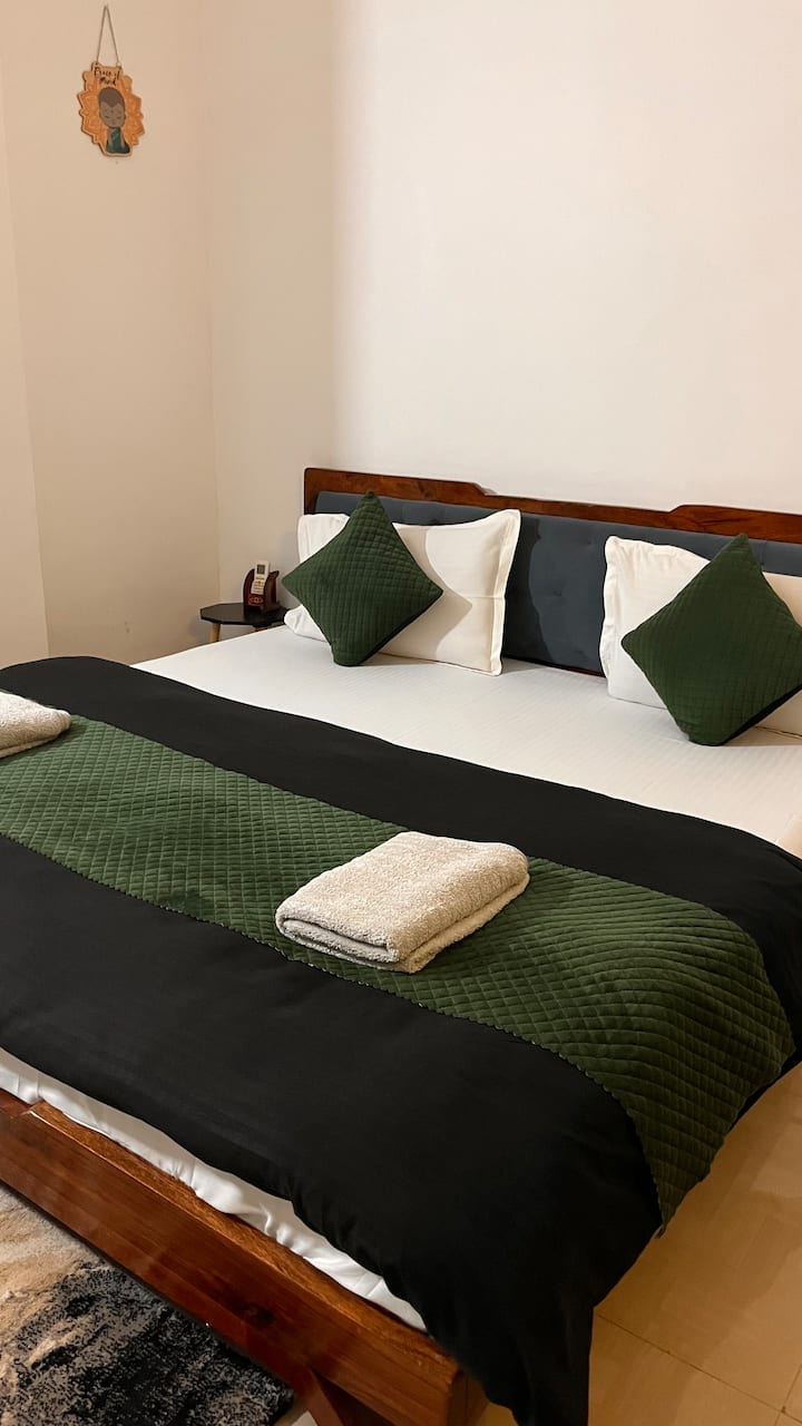 The Zenden Home Stay | Behind Lulu Mall Golf City - Lucknow