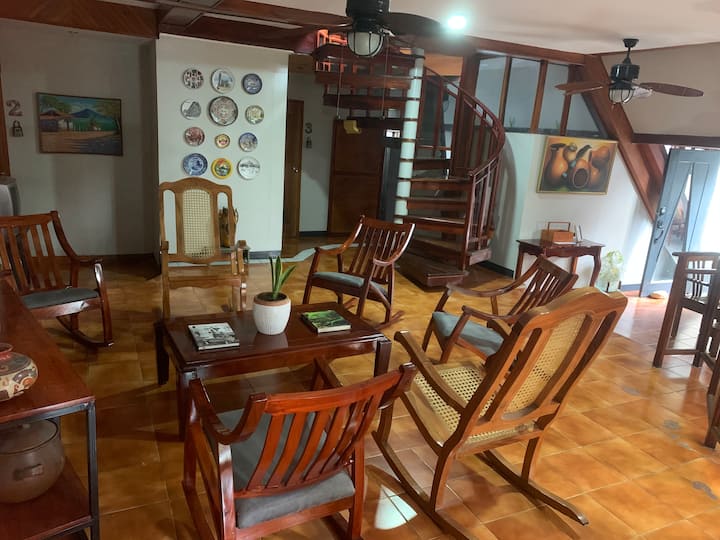 Homeliz, La Pyramide, Habitación # 7 - Managua