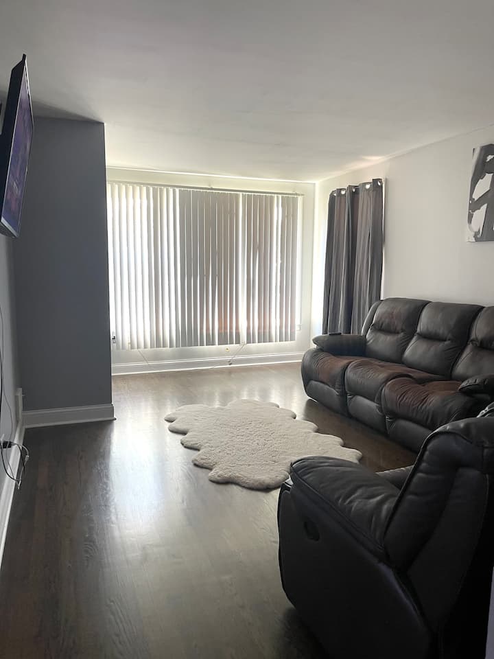 4 Bd Rm House In Prime Location - Chicago O'Hare Airport (ORD)