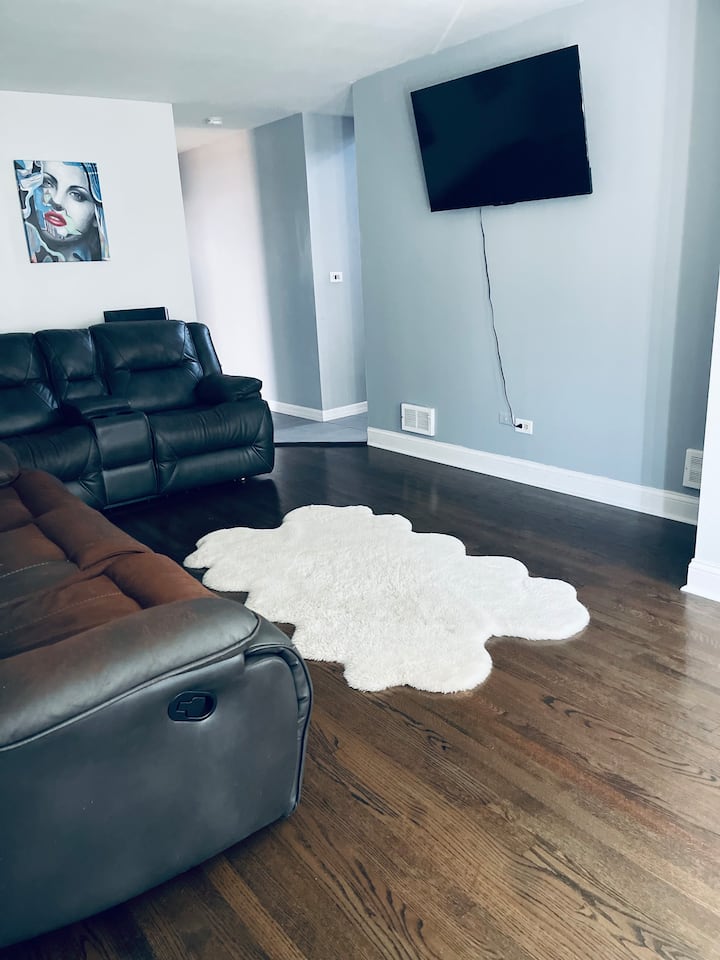 4 Bd Rm House In Prime Location - Elmhurst, IL