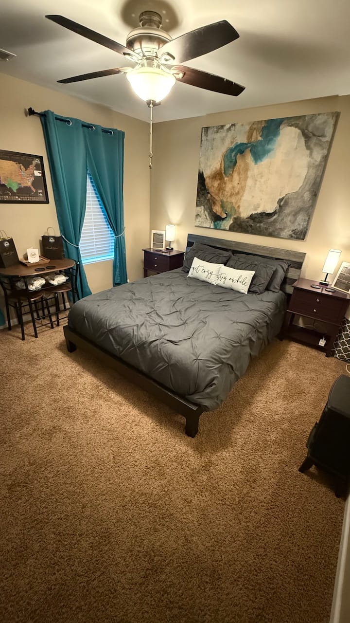 Private Room In Convenient Area - Comiskey Casa - Charlotte, NC