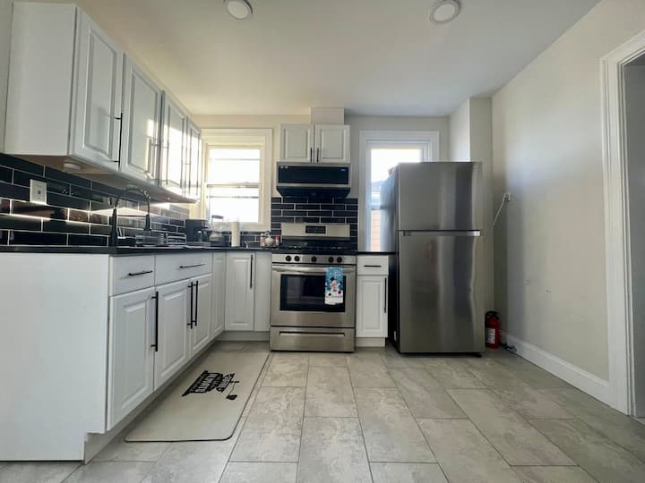 Central Spacious Charming Three Bedroom Apartment - East Rutherford, NJ