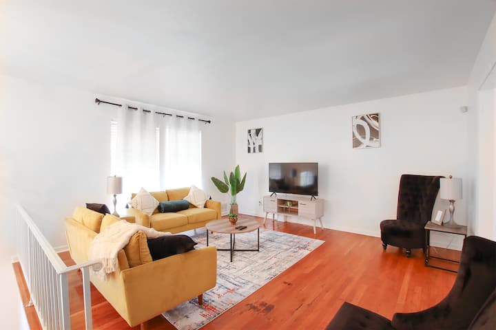 Relaxing Room In Large Shared Home Near Airport! - Riverdale, GA