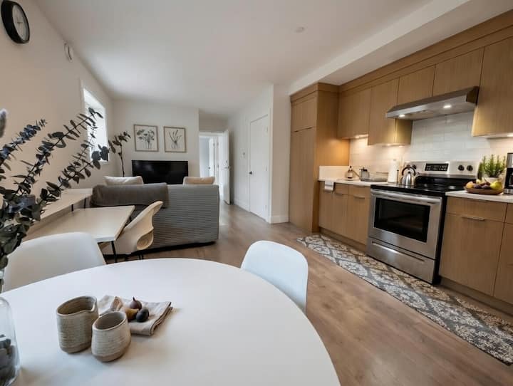 Fifa: 10 Min Downtown By Skytrain (Bc Place) - Vancouver