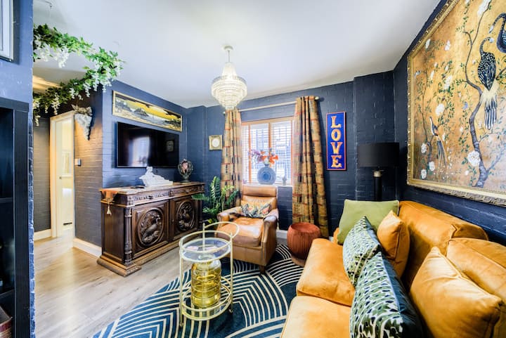 Romeo & Juliet's With Free Private Parking - Stratford-upon-Avon