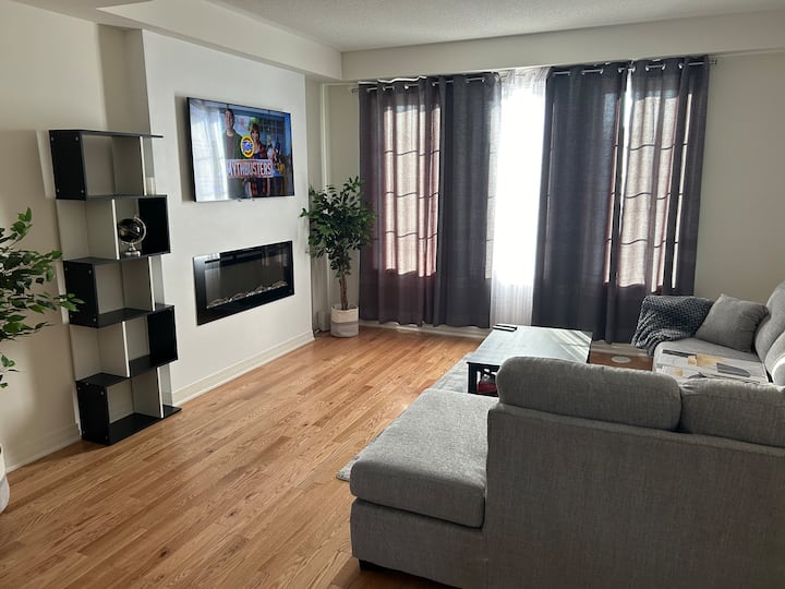 Bright & Modern 3 Bedroom In Bowmanville - Bowmanville