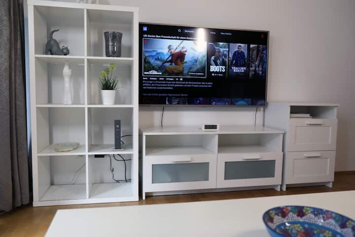 Central Mdrn 2min Public Trans - Düsseldorf