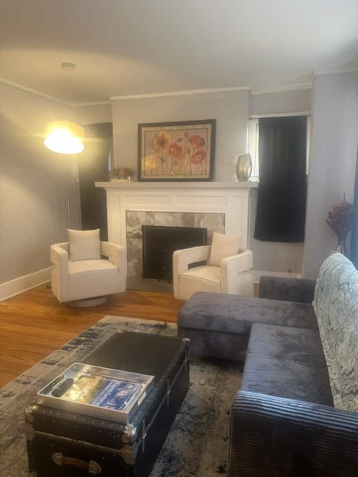 Detroit 3 Bed-room Apartment Minutes From Downtown - Detroit