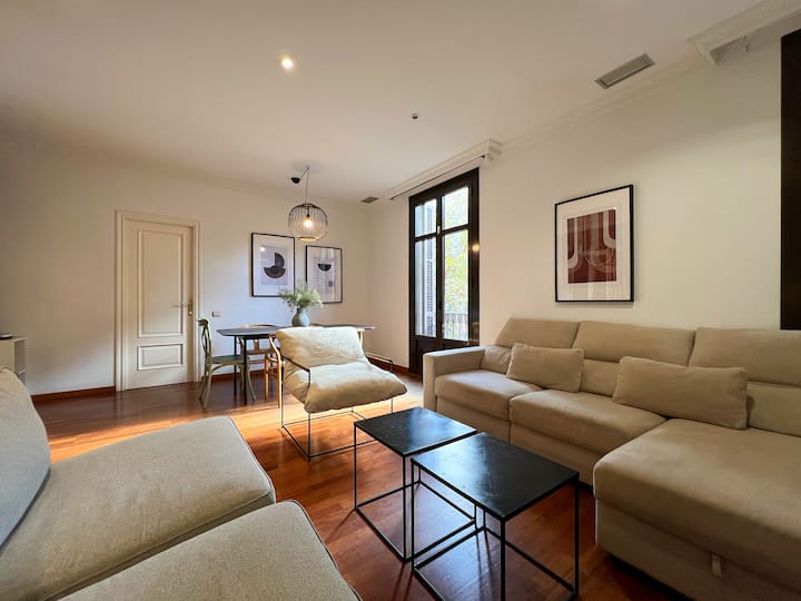 Barcelona | Private Balcony | Near The Beach - Barcelona