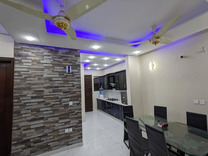 Elegant 4br Villa - Bahria Town's Finest Retreat! - Karachi