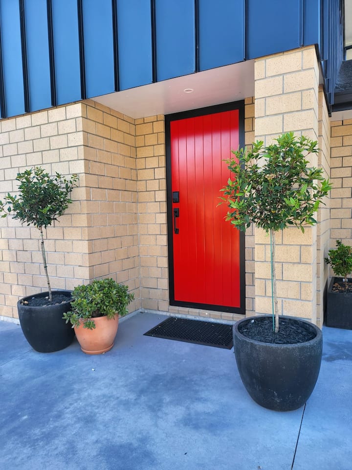 Uptown On Simpkins Street - Ōhope
