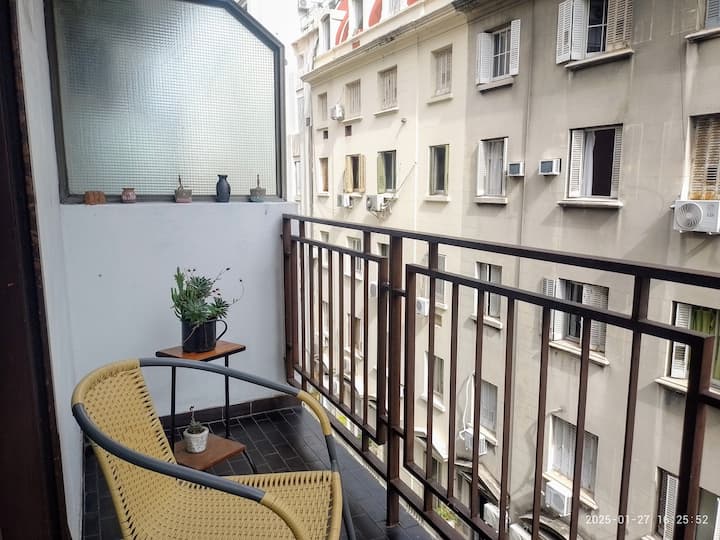 Luminoso Y Cómodo Apartamento En El Centro Porteño - Buenos Aires